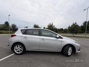 Grey Toyota Auris 2018 in Tallinn, with an engine capacity of 1.60 L and mileage of 119 thousand km for 9999 €, photo 5 on AUTOMOTO.COM.LV