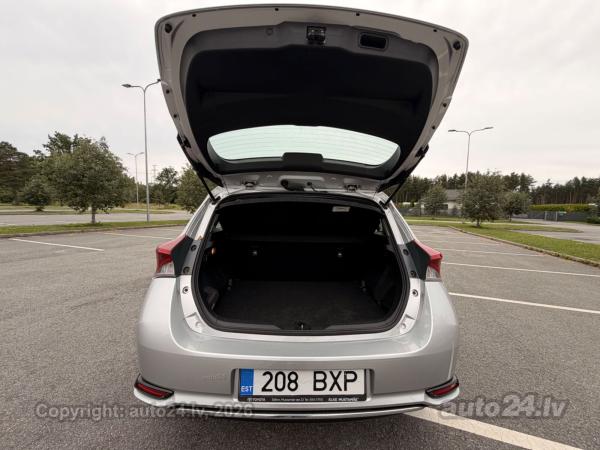 Pelēks Toyota Auris 2018 Tallina, ar dzinēja tilpumu 1.60 L un nobraukumu 119 tūkst. km par 9999 €, foto 6 vietnē AUTOMOTO.COM.LV