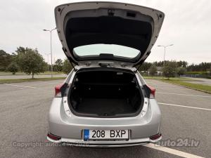Grey Toyota Auris 2018 in Tallinn, with an engine capacity of 1.60 L and mileage of 119 thousand km for 9999 €, photo 7 on AUTOMOTO.COM.LV