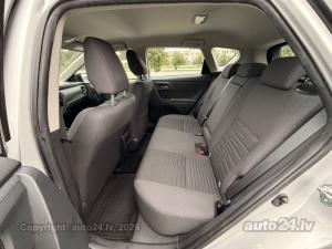 Grey Toyota Auris 2018 in Tallinn, with an engine capacity of 1.60 L and mileage of 119 thousand km for 9999 €, photo 8 on AUTOMOTO.COM.LV