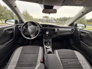 Grey Toyota Auris 2018 in Tallinn, with an engine capacity of 1.60 L and mileage of 119 thousand km for 9999 €, photo 10 on AUTOMOTO.COM.LV