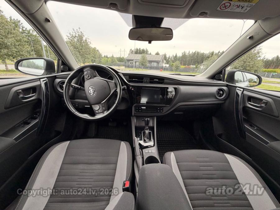 Grey Toyota Auris 2018 in Tallinn, with an engine capacity of 1.60 L and mileage of 119 thousand km for 9999 €, photo 10 on AUTOMOTO.COM.LV