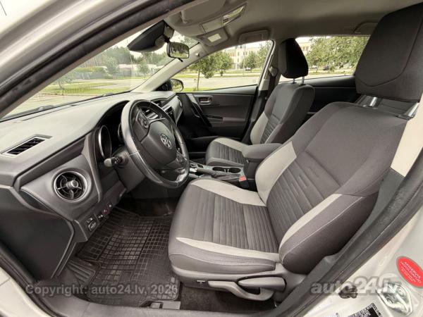 Pelēks Toyota Auris 2018 Tallina, ar dzinēja tilpumu 1.60 L un nobraukumu 119 tūkst. km par 9999 €, foto 10 vietnē AUTOMOTO.COM.LV