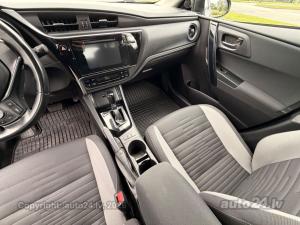 Grey Toyota Auris 2018 in Tallinn, with an engine capacity of 1.60 L and mileage of 119 thousand km for 9999 €, photo 12 on AUTOMOTO.COM.LV