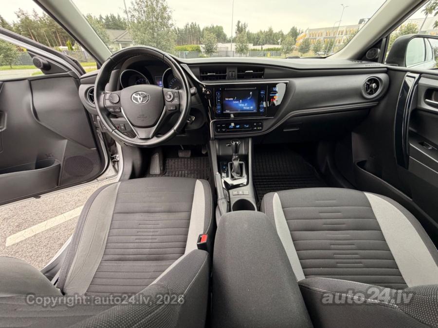 Grey Toyota Auris 2018 in Tallinn, with an engine capacity of 1.60 L and mileage of 119 thousand km for 9999 €, photo 13 on AUTOMOTO.COM.LV