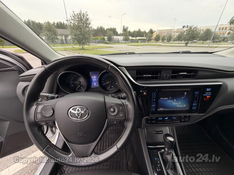 Grey Toyota Auris 2018 in Tallinn, with an engine capacity of 1.60 L and mileage of 119 thousand km for 9999 €, photo 14 on AUTOMOTO.COM.LV