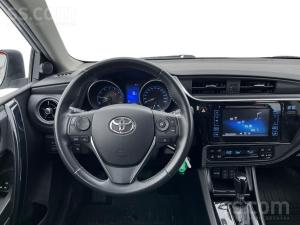 Grey Toyota Auris 2018 in Riga, with an engine capacity of 1.60 L and mileage of 151 thousand km for 11990 €, photo 10 on AUTOMOTO.COM.LV