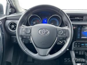 Grey Toyota Auris 2018 in Riga, with an engine capacity of 1.60 L and mileage of 151 thousand km for 11990 €, photo 13 on AUTOMOTO.COM.LV
