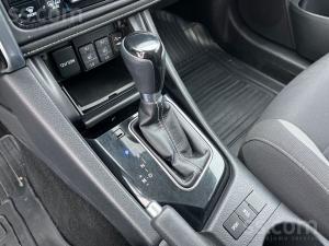 Grey Toyota Auris 2018 in Riga, with an engine capacity of 1.60 L and mileage of 151 thousand km for 11990 €, photo 16 on AUTOMOTO.COM.LV