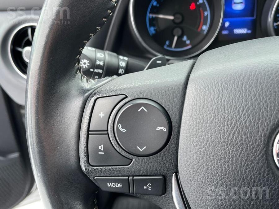 Grey Toyota Auris 2018 in Riga, with an engine capacity of 1.60 L and mileage of 151 thousand km for 11990 €, photo 18 on AUTOMOTO.COM.LV