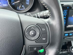 Grey Toyota Auris 2018 in Riga, with an engine capacity of 1.60 L and mileage of 151 thousand km for 11990 €, photo 19 on AUTOMOTO.COM.LV