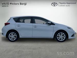 Grey Toyota Auris 2018 in Riga, with an engine capacity of 1.60 L and mileage of 151 thousand km for 11990 €, photo 22 on AUTOMOTO.COM.LV