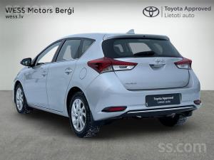 Grey Toyota Auris 2018 in Riga, with an engine capacity of 1.60 L and mileage of 151 thousand km for 11990 €, photo 24 on AUTOMOTO.COM.LV