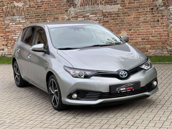 Grey Toyota Auris 2018 in Kedainiai, with an engine capacity of 1.80 L and mileage of 214 thousand km for 11850 €, photo 4 on AUTOMOTO.COM.LV