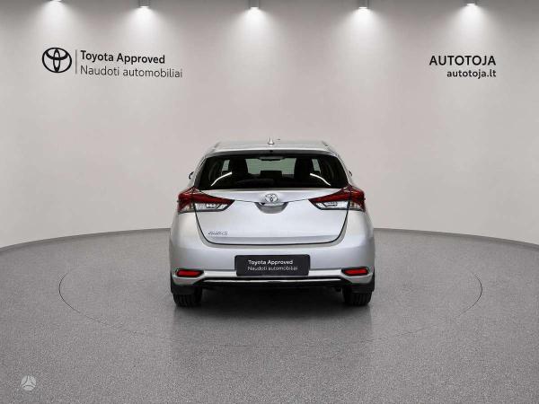 Pelēks Toyota Auris 2018 Kauņa, ar dzinēja tilpumu 1.60 L un nobraukumu 51 tūkst. km par 12900 €, foto 4 vietnē AUTOMOTO.COM.LV