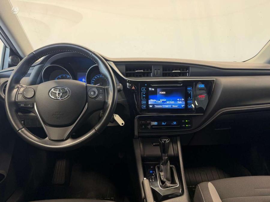 Pelēks Toyota Auris 2018 Kauņa, ar dzinēja tilpumu 1.60 L un nobraukumu 51 tūkst. km par 12900 €, foto 9 vietnē AUTOMOTO.COM.LV