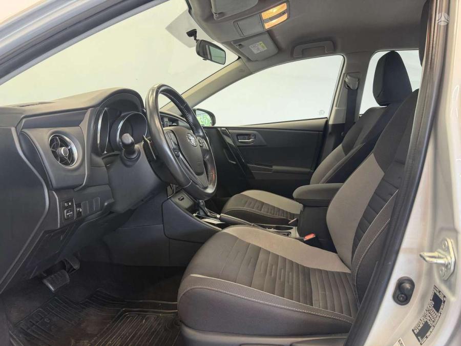 Pelēks Toyota Auris 2018 Kauņa, ar dzinēja tilpumu 1.60 L un nobraukumu 51 tūkst. km par 12900 €, foto 12 vietnē AUTOMOTO.COM.LV
