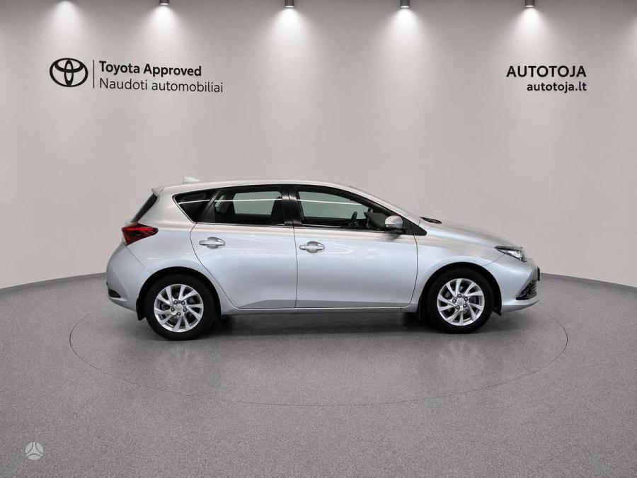 Pelēks Toyota Auris 2018 Kauņa, ar dzinēja tilpumu 1.60 L un nobraukumu 51 tūkst. km par 12900 €, foto 17 vietnē AUTOMOTO.COM.LV