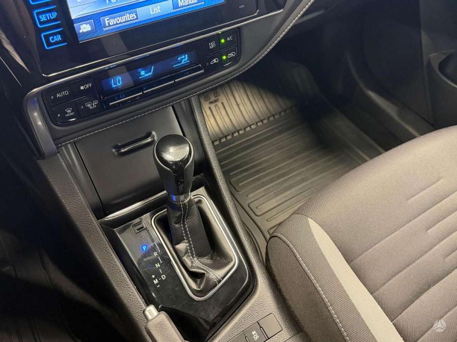 Pelēks Toyota Auris 2018 Kauņa, ar dzinēja tilpumu 1.60 L un nobraukumu 51 tūkst. km par 12900 €, foto 26 vietnē AUTOMOTO.COM.LV