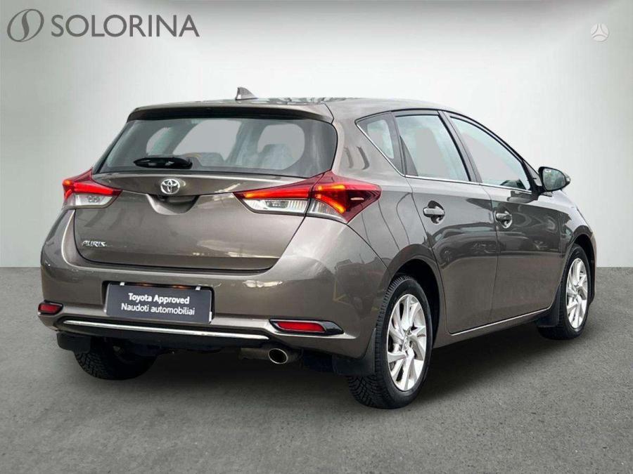 Grey Toyota Auris 2018 in Klaipeda, with an engine capacity of 1.20 L and mileage of 128 thousand km for 12300 €, photo 3 on AUTOMOTO.COM.LV
