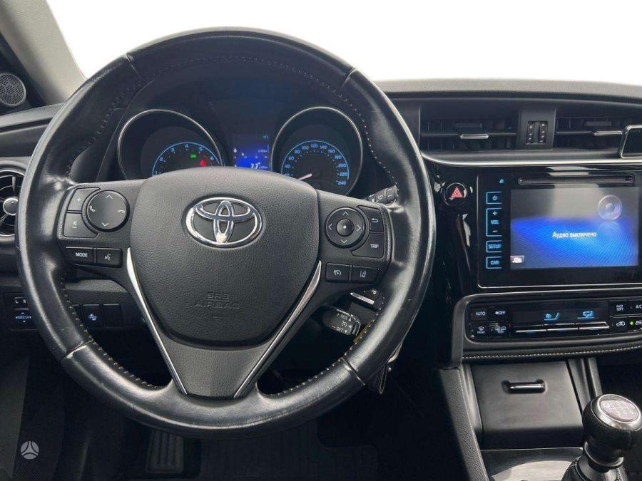 Grey Toyota Auris 2018 in Klaipeda, with an engine capacity of 1.20 L and mileage of 128 thousand km for 12300 €, photo 10 on AUTOMOTO.COM.LV