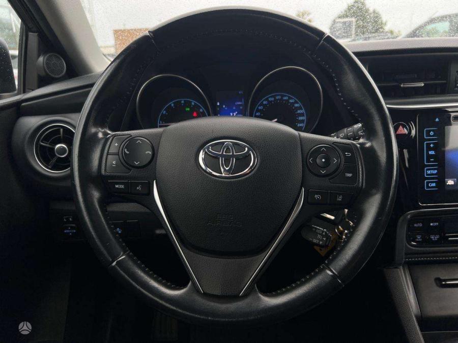 Grey Toyota Auris 2018 in Klaipeda, with an engine capacity of 1.20 L and mileage of 128 thousand km for 12300 €, photo 13 on AUTOMOTO.COM.LV