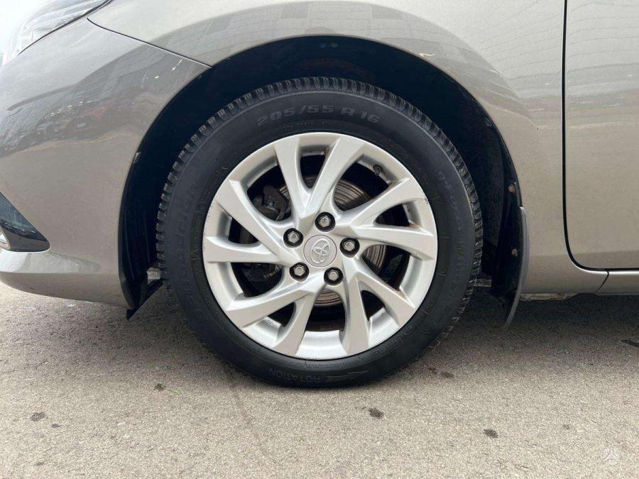 Grey Toyota Auris 2018 in Klaipeda, with an engine capacity of 1.20 L and mileage of 128 thousand km for 12300 €, photo 16 on AUTOMOTO.COM.LV