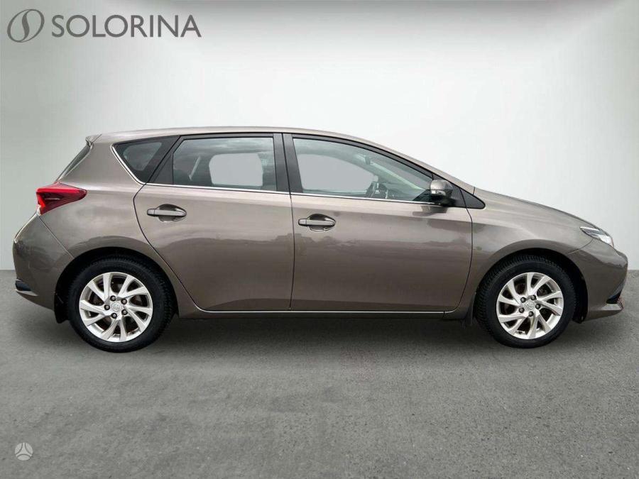 Grey Toyota Auris 2018 in Klaipeda, with an engine capacity of 1.20 L and mileage of 128 thousand km for 12300 €, photo 17 on AUTOMOTO.COM.LV