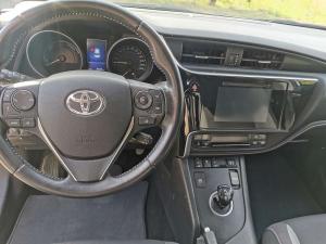 Pelēks Toyota Auris 2018 Viļņa, ar dzinēja tilpumu 1.80 L un nobraukumu 31 tūkst. km par 13600 €, foto 7 vietnē AUTOMOTO.COM.LV