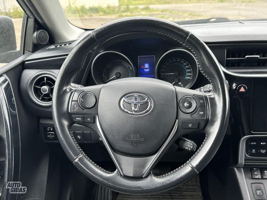 Pelēks Toyota Auris 2018 Plungė, ar dzinēja tilpumu 1.80 L un nobraukumu 96 tūkst. km par 11850 €, foto 11 vietnē AUTOMOTO.COM.LV