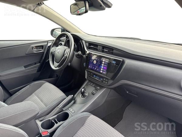 Pelēks Toyota Auris 2019 Rīga, ar dzinēja tilpumu 1.80 L un nobraukumu 80 tūkst. km par 15990 €, foto 6 vietnē AUTOMOTO.COM.LV