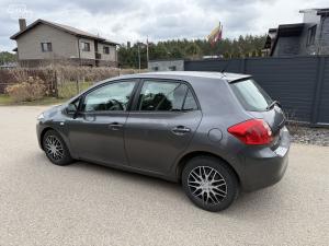 Grey Toyota Auris 2008 in Vilnius, with an engine capacity of 2.00 L and mileage of 300 thousand km for 2400 €, photo 4 on AUTOMOTO.COM.LV