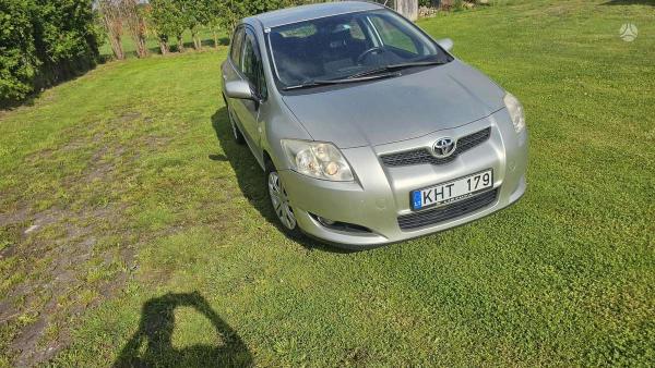 Pelēks Toyota Auris 2008 Jonava, ar dzinēja tilpumu 1.40 L un nobraukumu 125 tūkst. km par 3500 €, foto 6 vietnē AUTOMOTO.COM.LV