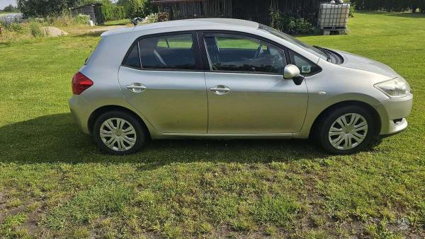 Pelēks Toyota Auris 2008 Jonava, ar dzinēja tilpumu 1.40 L un nobraukumu 125 tūkst. km par 3500 €, foto 8 vietnē AUTOMOTO.COM.LV