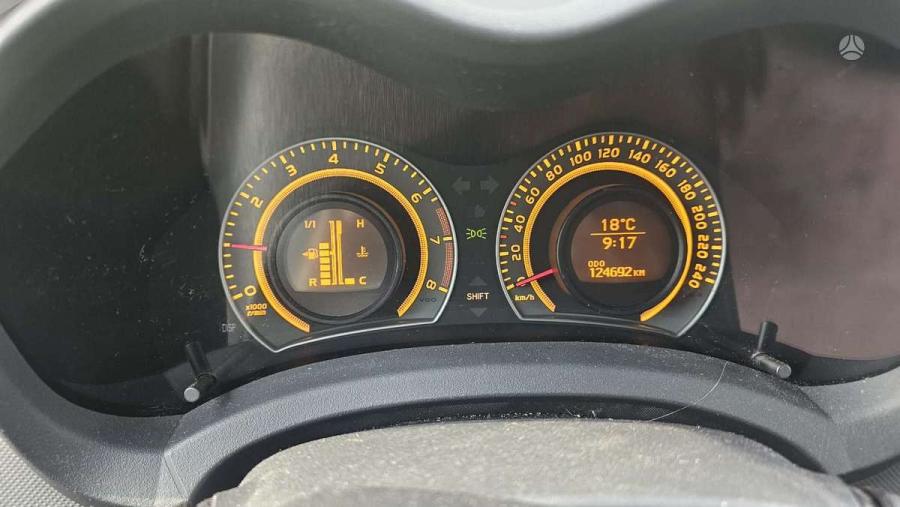 Grey Toyota Auris 2008 in Jonava, with an engine capacity of 1.40 L and mileage of 125 thousand km for 3500 €, photo 12 on AUTOMOTO.COM.LV