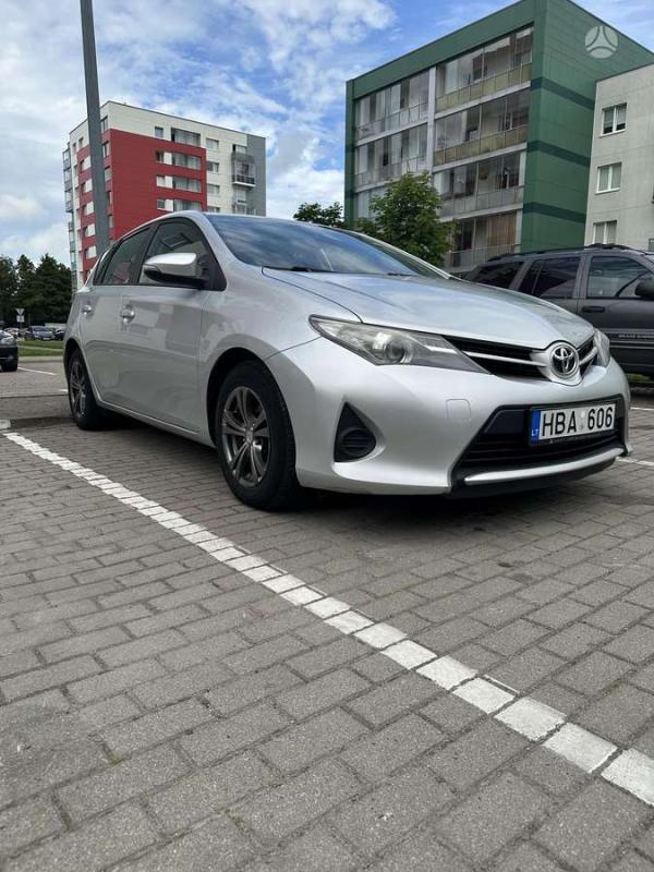 Pelēks Toyota Auris 2013 Klaipėda, ar dzinēja tilpumu 1.33 L un nobraukumu 250 tūkst. km par 4999 €, foto 6 vietnē AUTOMOTO.COM.LV