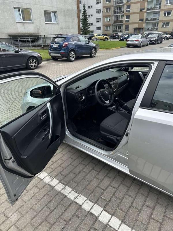 Pelēks Toyota Auris 2013 Klaipėda, ar dzinēja tilpumu 1.33 L un nobraukumu 250 tūkst. km par 4999 €, foto 9 vietnē AUTOMOTO.COM.LV