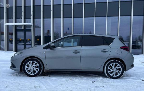 Grey Toyota Auris 2016 in Vilnius, with an engine capacity of 1.80 L and mileage of 168 thousand km for 11900 €, photo 5 on AUTOMOTO.COM.LV