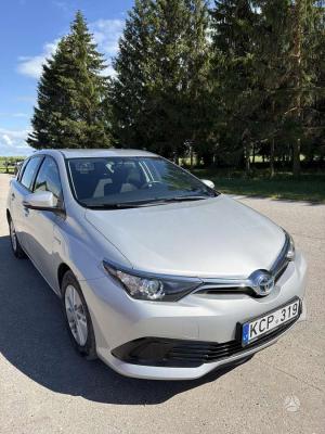 Grey Toyota Auris 2017 in Kedainiai, with an engine capacity of 0.00 L and mileage of 97 thousand km for 13000 €, photo  on AUTOMOTO.COM.LV