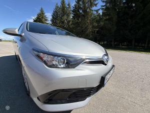Grey Toyota Auris 2017 in Kedainiai, with an engine capacity of 0.00 L and mileage of 97 thousand km for 13000 €, photo 3 on AUTOMOTO.COM.LV