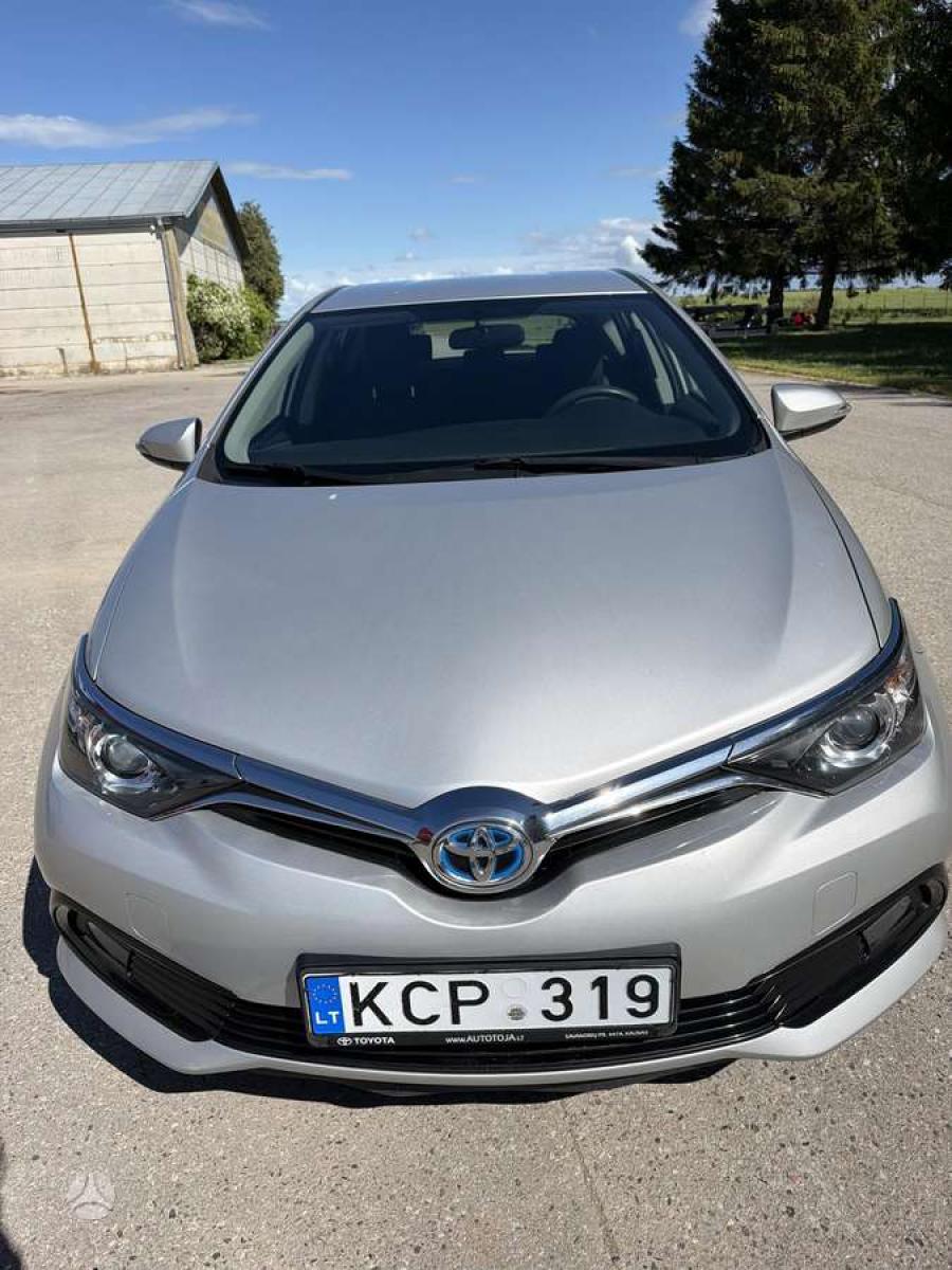 Grey Toyota Auris 2017 in Kedainiai, with an engine capacity of 0.00 L and mileage of 97 thousand km for 13000 €, photo 4 on AUTOMOTO.COM.LV