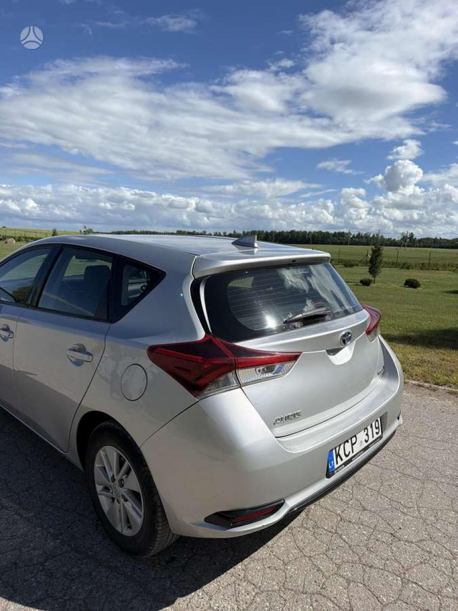 Grey Toyota Auris 2017 in Kedainiai, with an engine capacity of 0.00 L and mileage of 97 thousand km for 13000 €, photo 12 on AUTOMOTO.COM.LV
