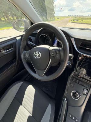 Grey Toyota Auris 2017 in Kedainiai, with an engine capacity of 0.00 L and mileage of 97 thousand km for 13000 €, photo 14 on AUTOMOTO.COM.LV