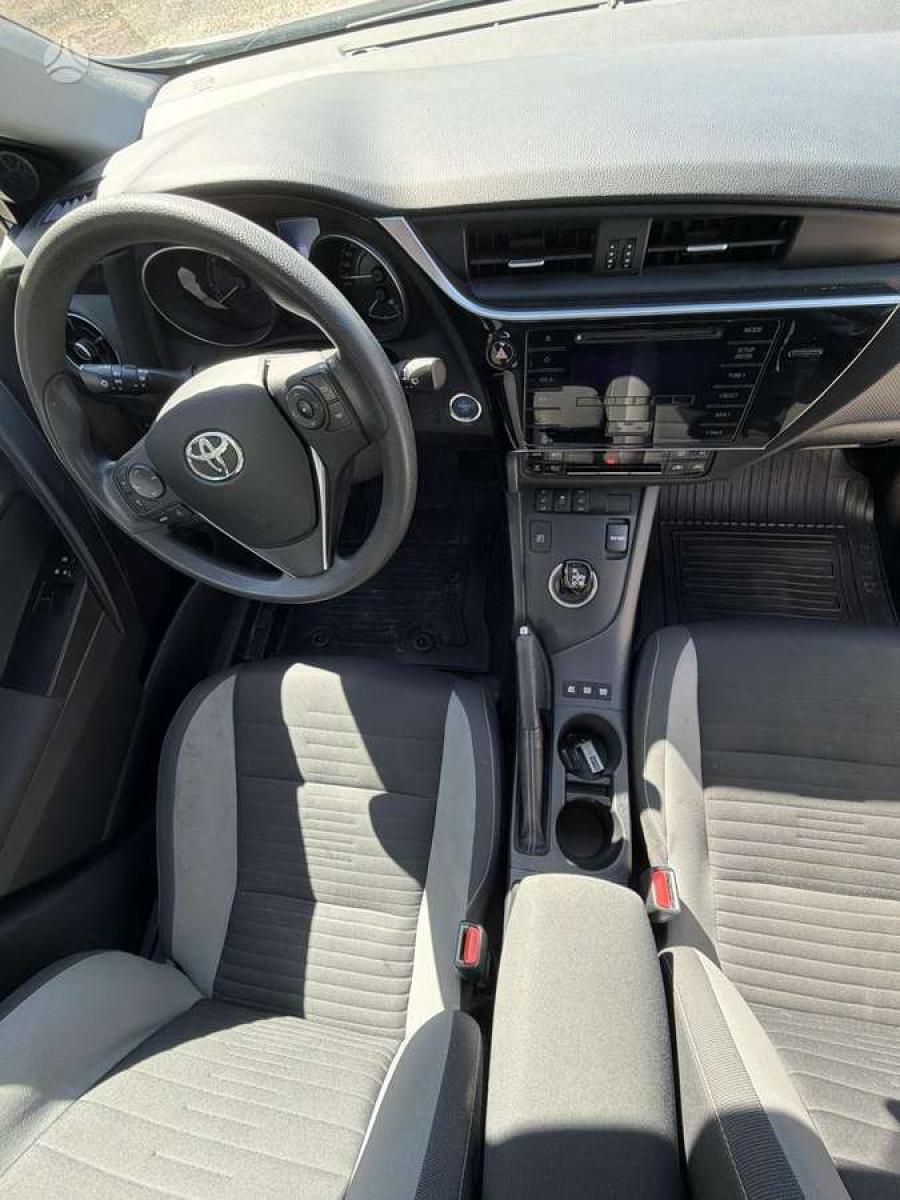 Grey Toyota Auris 2017 in Kedainiai, with an engine capacity of 0.00 L and mileage of 97 thousand km for 13000 €, photo 15 on AUTOMOTO.COM.LV