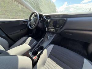 Grey Toyota Auris 2017 in Kedainiai, with an engine capacity of 0.00 L and mileage of 97 thousand km for 13000 €, photo 18 on AUTOMOTO.COM.LV