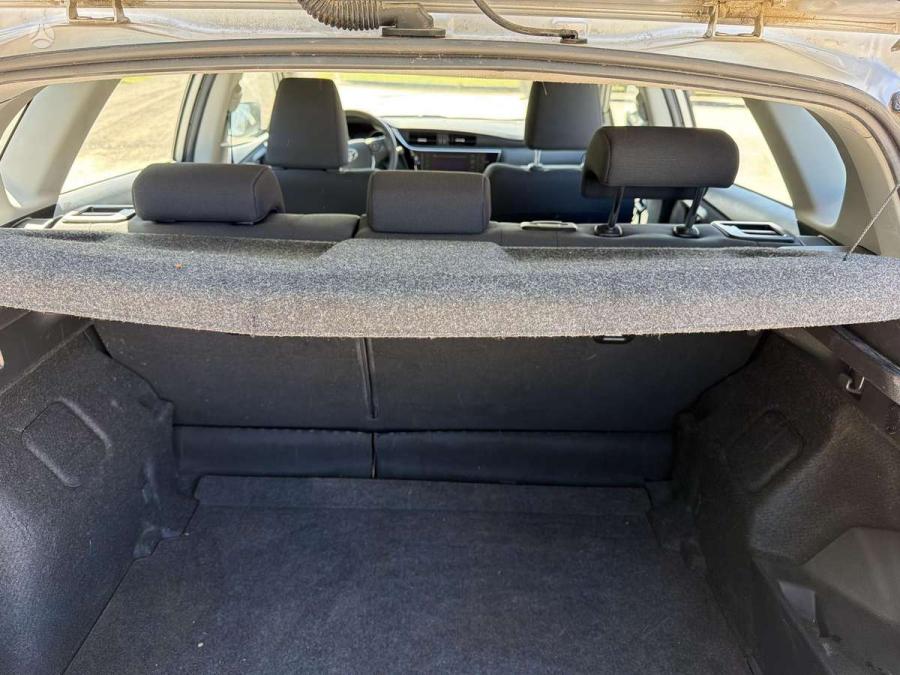 Grey Toyota Auris 2017 in Kedainiai, with an engine capacity of 0.00 L and mileage of 97 thousand km for 13000 €, photo 19 on AUTOMOTO.COM.LV