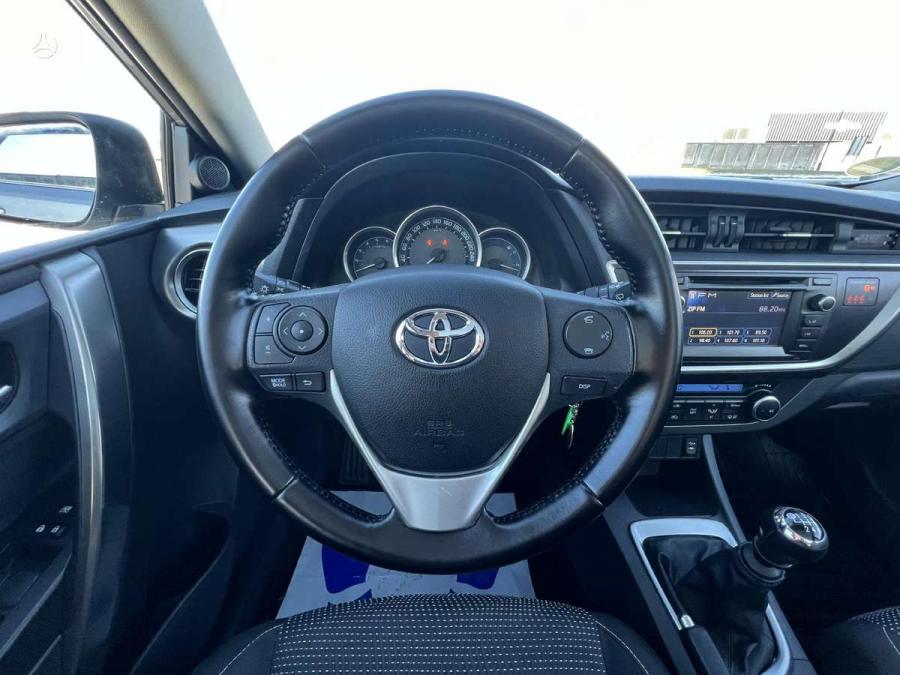 Pelēks Toyota Auris 2013 Šauļi, ar dzinēja tilpumu 1.36 L un nobraukumu 168 tūkst. km par 6700 €, foto 11 vietnē AUTOMOTO.COM.LV