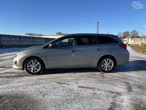 Grey Toyota Auris 2013 in Siauliai, with an engine capacity of 1.40 L and mileage of 168 thousand km for 6700 €, photo 3 on AUTOMOTO.COM.LV