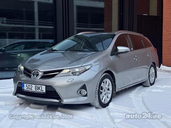 Grey Toyota Auris 2013 in Tallinn, with an engine capacity of 1.60 L and mileage of 169 thousand km for 5900 €, photo 1 on AUTOMOTO.COM.LV
