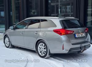 Pelēks Toyota Auris 2013 Tallina, ar dzinēja tilpumu 1.60 L un nobraukumu 169 tūkst. km par 5900 €, foto 6 vietnē AUTOMOTO.COM.LV